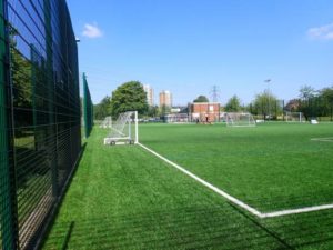 Construction d'un terrain de football à 5 :Quels sont les types de ...